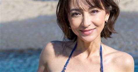 男が欲しくてしょうがない【50代マイクロビキニ】ai熟女グラビア写真集 50枚 「呪文 プロンプト 付き」｜ai熟女ハンター