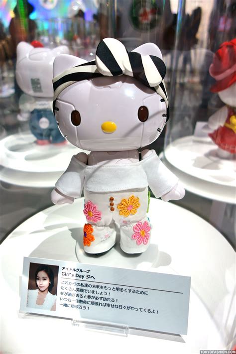 小龍女の Fan Girl 世界 Hello Kitty “kitty Robot” Exhibition In Tokyo
