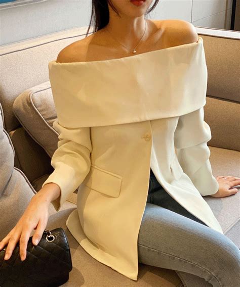 우아오브제 수입의류하이퀄리티 에센셜 오프숄더 봄 자켓 하객룩 데이트룩