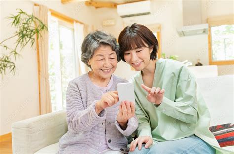 【シニア向け出張スマホ教室】京都の大学生が優しく丁寧に皆さんに教えます。高齢者の楽しい習い事にも！
