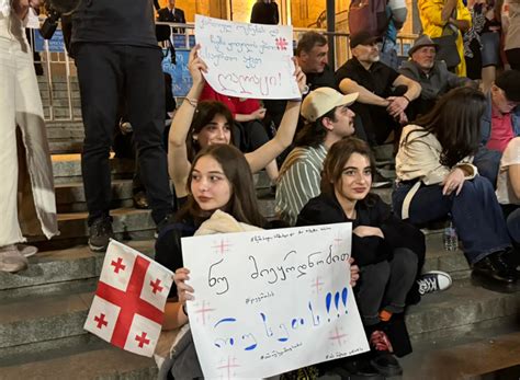 У Тбілісі поновились протести проти скандального закону про іноагентів Європейська правда