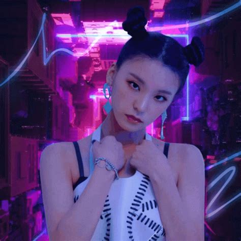 Itzy GIF Itzy Discover Share GIFs