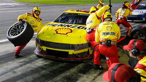 An Inside Look At Team Penskes Pit Crews Thorne