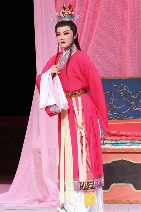 11月8日，越剧《孔雀东南飞》催人泪下——上演一场比悲伤更悲伤的故事 搜狐大视野 搜狐新闻