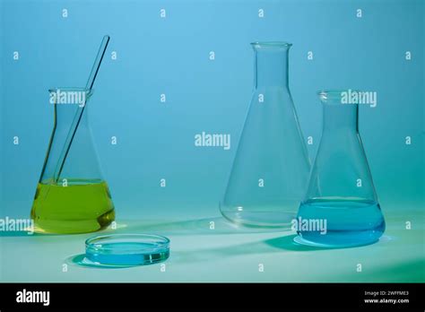 Empty Erlenmeyer Flask Hi Res Stock Photography And Images Alamy