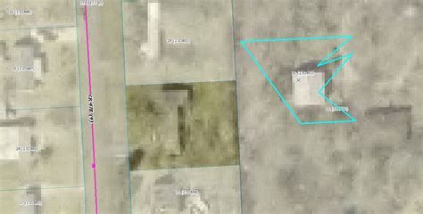 Arcgis Desktop I Want To Delete A Polygon And Redraw But I Want To Save The Attributes