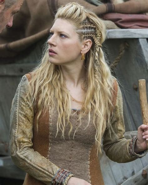 Katheryn Winnick Vikings Hair Vikings Actor Katheryn Winnick Signs
