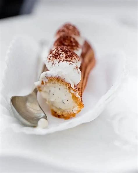 Эклеры с заварным кремом: классика | Eat dessert, Sweet recipes, Eclairs