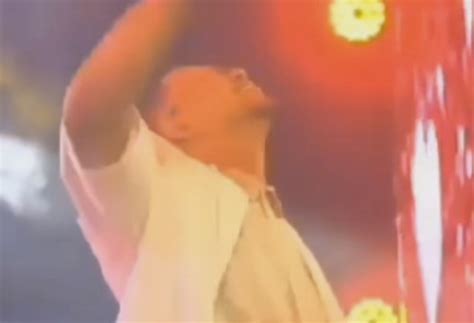 Tristeza Cantor Gospel Morre Durante Show Em Feira De Santana Na