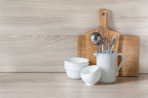 나무 테이블에 그릇 기구 및 기타 다른 물건 복사 공간을 참조하십시오 도예에 대한 스톡 사진 및 기타 이미지 도예 베이지 보울 Istock