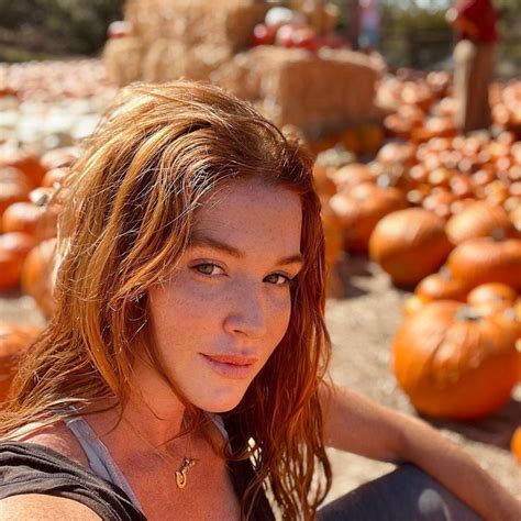 Poppy Montgomery Style Clothes Outfits And Fashion Celebmafia