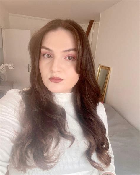 Ana ეს ის გოგოა ვინც დაბადებიდან მახსოვს მიყვარს და ვინც ყველაზე მეტად მენატრება… ძალიან