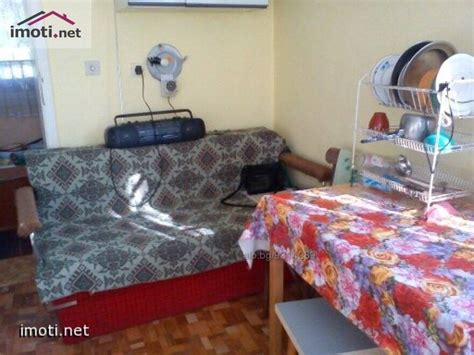 Продавам къща Двуетажна къща 150 кв м РЗП 806 кв м двор Къщи Вили Радуловци Къщата се