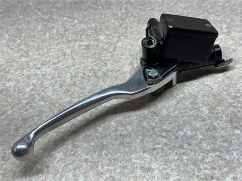 【やや傷や汚れあり】ホンダ Nsrminiで使用 純正 1 2 Fマスターシリンダー Rs50 Hrc Nsr50 Nsr80 Nsf100
