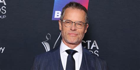 Guy Pearce Apologizes For His ‘insensitive Trans Tweet Guy Pearce Just Jared Celebrity