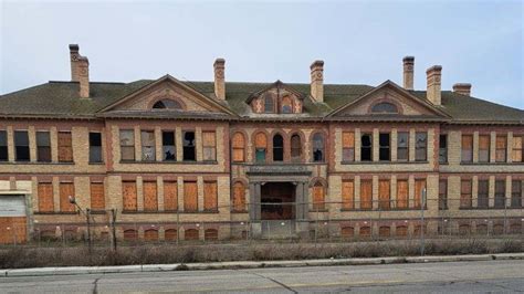 Former Gordons Fireplace Shop In Portland Now An Eyesore