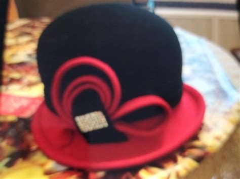 Продаю новую красивую женскую шляпку Материал шляпы шерсть На подкладке Модель модная В