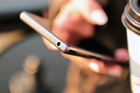 Questmobile 2023金融数字化发展洞察报告：行业月活用户突破9亿，手机银行用户接近5亿，国有大行全力拼抢 36氪