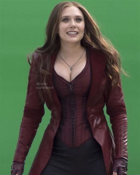Elizabeth Olsen R MarvelUniverseWomen