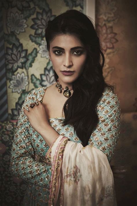 Shruti Haasan Scrolller