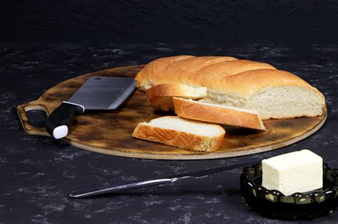 아침 식사 검은 색 배경에 신선한 수제 빵과 커피 한 잔 버터 플랫 레이 맨 위 보기입니다 공간을 복사합니다 소박한 갈색에 대한 스톡 사진 및 기타 이미지 Istock