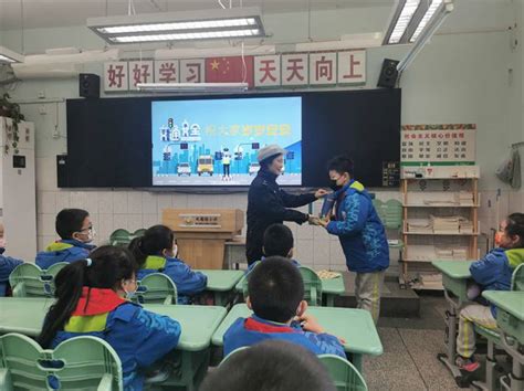 交警雁塔大队小寨中队深入大雁塔小学开展交通安全宣传活动 搜狐大视野 搜狐新闻