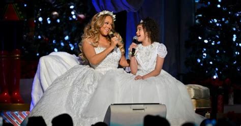 Дъщерята на Марая Кери е наследила таланта ѝ Вече пее с майка си Tialoto