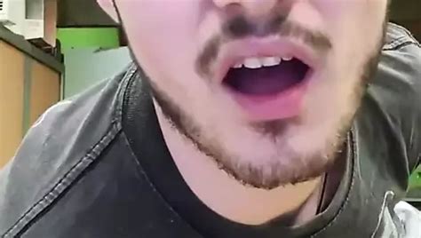 Orinar En El Trabajo Xhamster