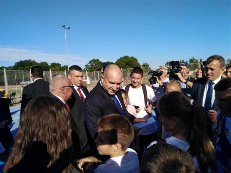 Карнобат посреща президента Румен Радев НА ЖИВО