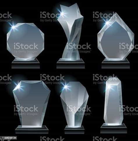 투명한 트로피 상 스탠드에 유리 상 아크릴 상 트로피와 명확한 우승자 크리스탈 현실적인 벡터 세트 트로피에 대한 스톡 벡터 아트