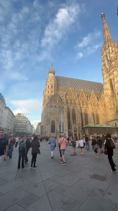 비엔나 중심거리에 있는 슈테판 대성당과 그 주변의 모습입니다~ Youtube