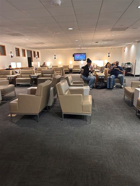 Review United Club At Washington Dulles Intl Airport Iad D Gates