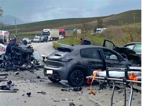Incidente Sulla Palermo Sciacca Un Morto E 5 Feriti