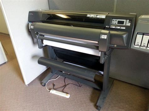 Lot 24 Hp Designjet 1050c Wide Format Printer W Tehcsage Spinjet