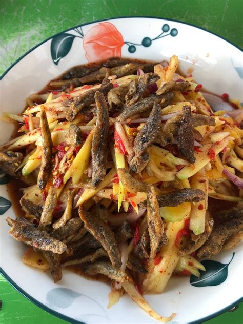 ผลไม้สดแช่เย็น And ยำมะม่วงปลากรอบ เซเว่นขามเรียง สั่งอาหารเดลิเวอรี Wongnai X Line Man