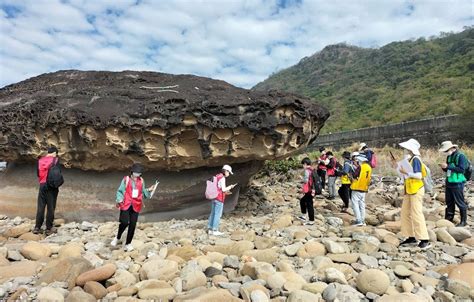 111學年度普通型高級中等學校數理及資訊學科能力競賽決賽 奠定基礎科學的翅膀