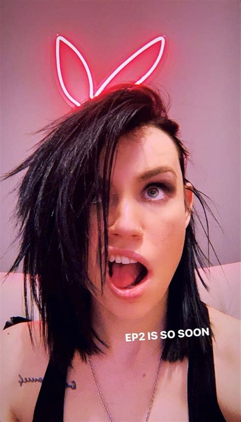 Han Mee Hot Milk Band Selfie Punk Rock Girls Punk Rocker Girls Rock