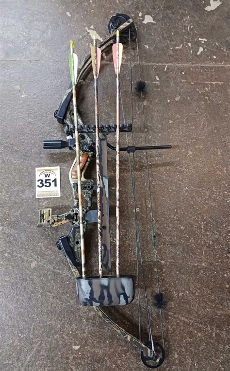Sold At Auction Reflex Xtreme Compound Bow Arrows