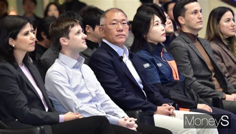 머니s픽 현대차 정의선 외부 자극 오히려 우리 도움 될 수 있을 것 머니s