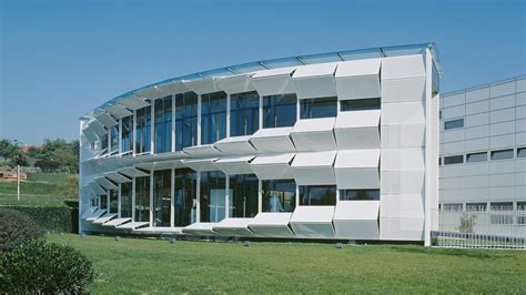 Top 3 Examples Of Dynamic Facades Illustrarch