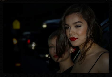Hailee Steinfeld Loves Herself Fem Newsmagazine