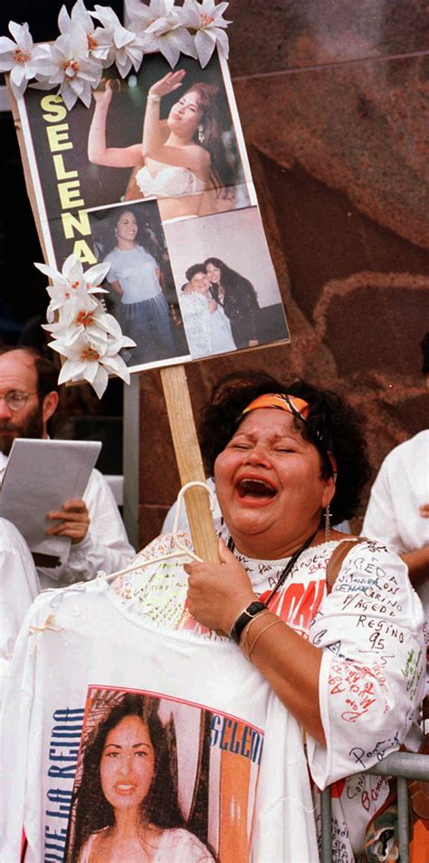 A Look Back At The Life Of Selena