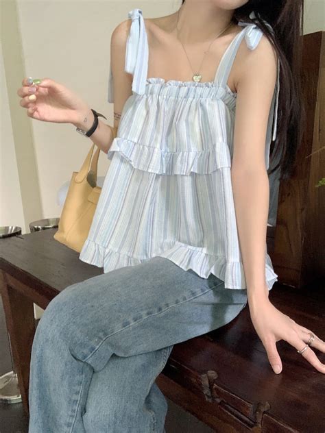 파스텔 블루 스트라이프 블라우스 스퀘어 넥 리본 끈 나시 스트랩 프릴 밴딩 탑 티어드 캉캉 러블리 페미닌 청순 여리 하늘하늘