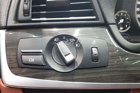 ب ام و سری 5 سدان کارکرده بدنه بدون رنگ اتوماتیک ام و ۵۲۸ ۵کلید