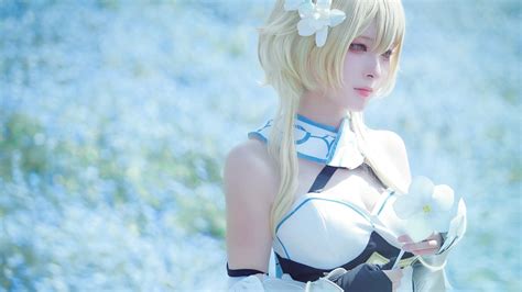 Lumine Cosplayer Invites You To Travel In Between Worlds One Esports