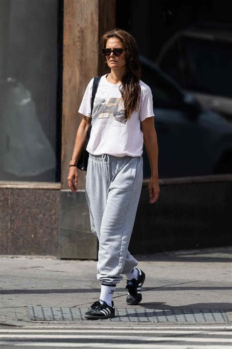 Katie Holmes S Socks Over Sweatpants Look Is A Major Weekend Mood