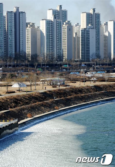 서울시 한강변 초고층 아파트 제한 뉴스1