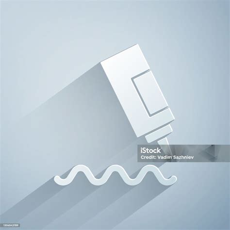 회색 배경에 격리 된 소스 병 아이콘을 잘라 용지 케첩 겨자 마요네즈 병에 소스를 얹고 패스트푸드를 먹습니다 종이 아트 스타일 벡터 겨자에 대한 스톡 벡터 아트 및 기타