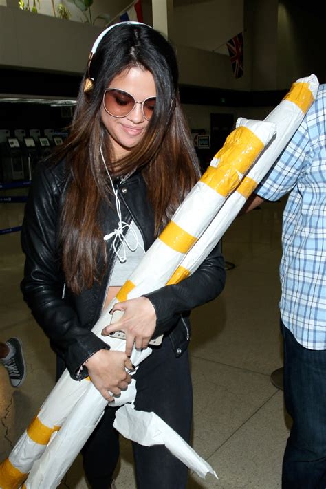 Selena Gomez Flashes A Smile Picture May S Top Celebrity Pictures Abc News