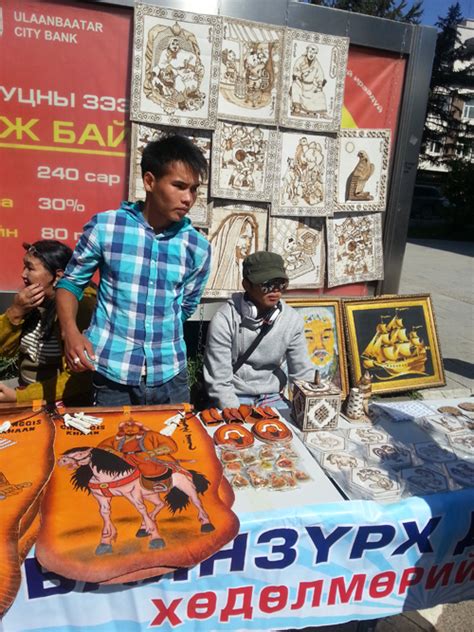 Хөгжлийн бэрхшээлтэй иргэд бүтээлээрээ үзэсгэлэн худалдаа зохион байгууллаа